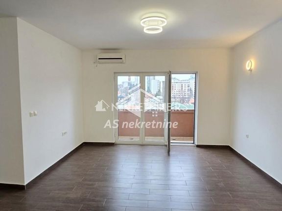 Voždovac, Lekino brdo, 2.0 stan, 61m2, 800 EUR