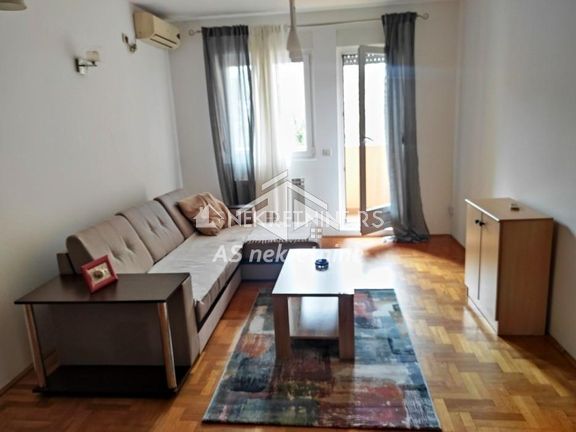 Zvezdara, Đeram pijaca, 2.0 stan, 51m2, 600 EUR