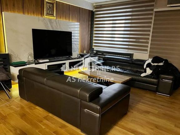 Vračar, Neimar, 4.0 stan, 120m2, 1450 EUR