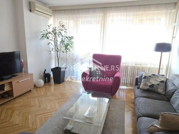Novi Beograd, Blok 33, 2.5 stan, 70m2, 900 EUR