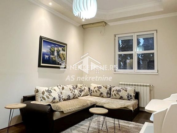 Voždovac, Medaković 3, 2.5 stan, 65m2, 750 EUR