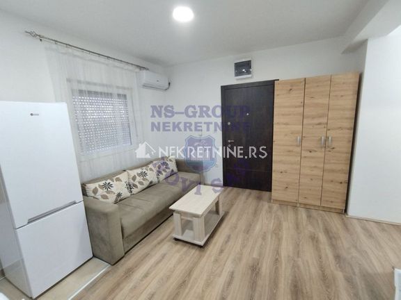Odlican jednoiposoban stan 27m2 -Adice