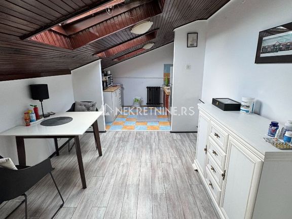 Renoviran stan u Kovinu, 57m2, Centar