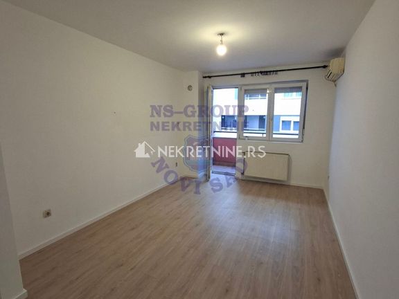 Garsonjera 30m2 Socijalno