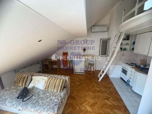 Garsonjera 25m2 Socijalno