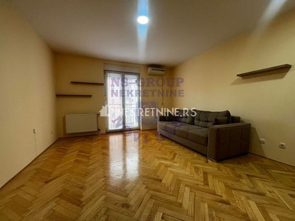Garsonjera na Novoj Detelinari 28m2