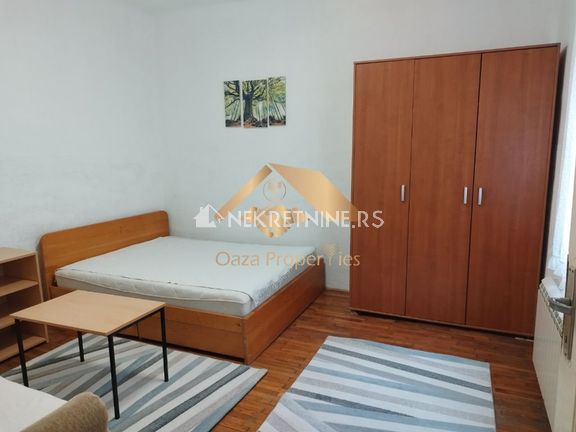 1.0 Budimska, 32m2, Stari Grad, Gundulićev Venac, Botanička bašta