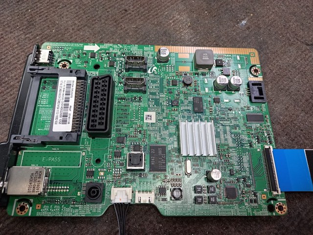 BN41-02358C  Samsung UE32J4000AW