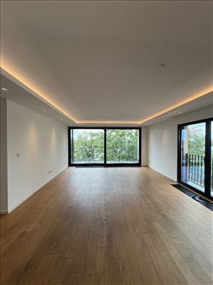LUX STAN-140m2 u Pariskoj ulici