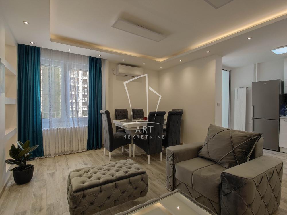 Blok 30, 3s sa garažom ID#12474 1.000 €