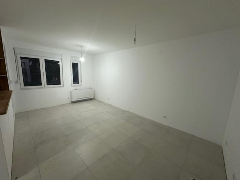 Zemun Kalvarija-100m2-Parking mesto ID#3061 1.000 €