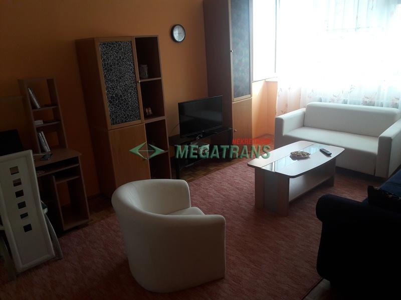 1.5 soban 45 m2, blok 9A, Džona Kenedija, 8.sprat, kompletno opremljen. ID#11510 500 €