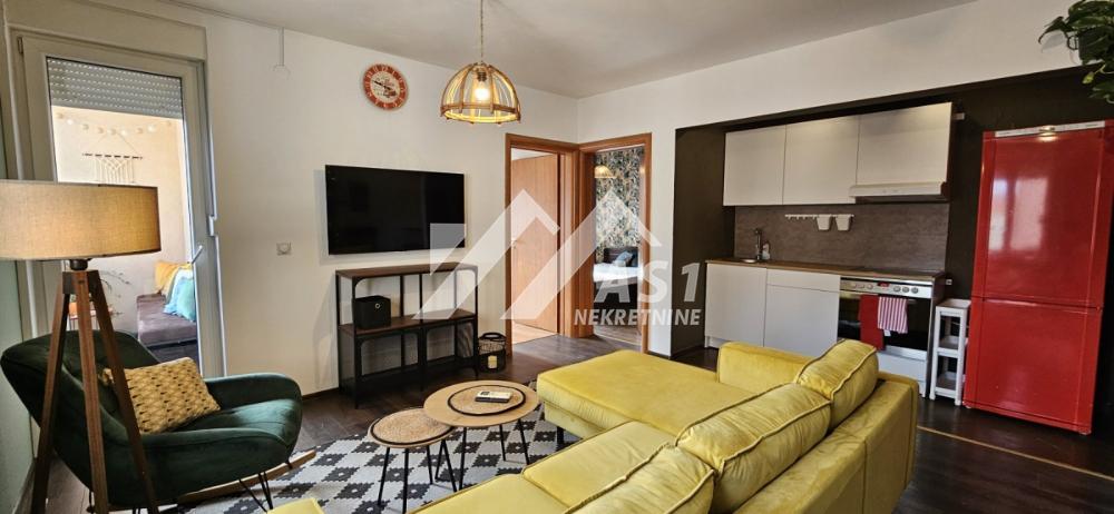 Izdajem LUX dvoiposoban stan u Centru !!! ID#3870 700 €