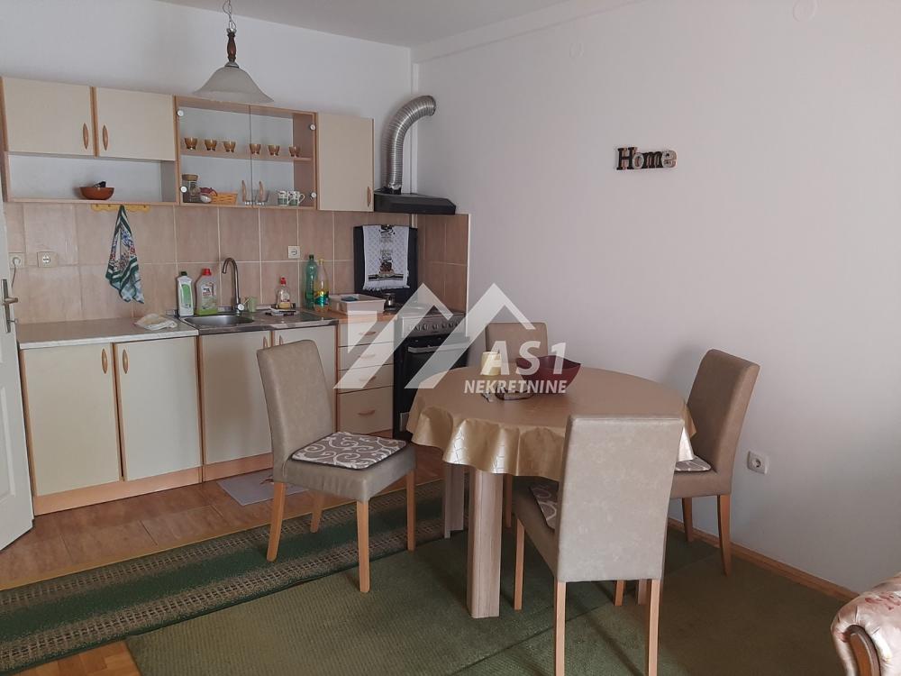 Izdajem prelep jednoiposoban stan na Novoj Detelinari !!! ID#3844 350 €