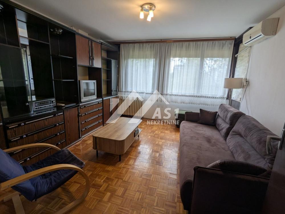 IZDAJE SE JEDNOSOBAN STAN NA LIMANU ID#3846 350 €