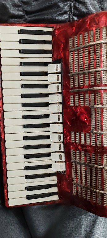 Hohner 120 basa 8k sasvim harmonika 400e