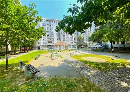 Nov trosoban stan,70m²,Svetao,Kompletno opremljen