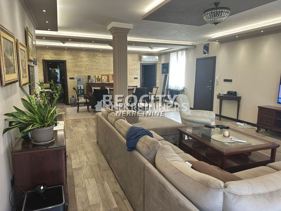 Zvezdara, Učiteljsko naselje, Marčanska , 4.0, 197m2, 485000EUR