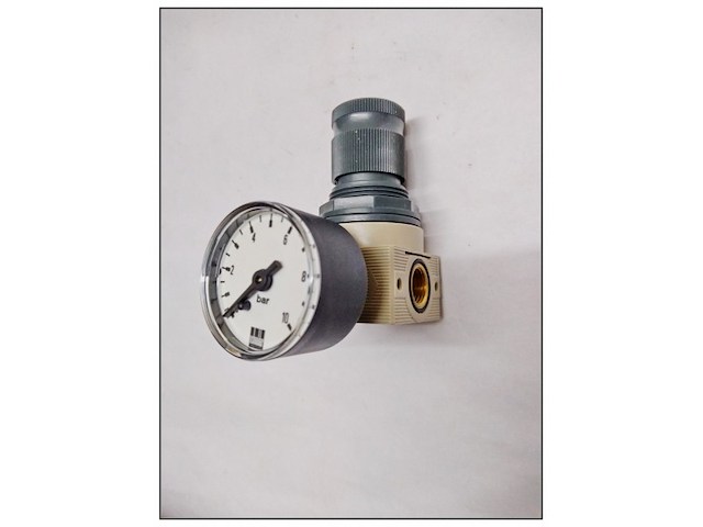Regulator pritiska Schneider DM 1/4`  0-8 bara