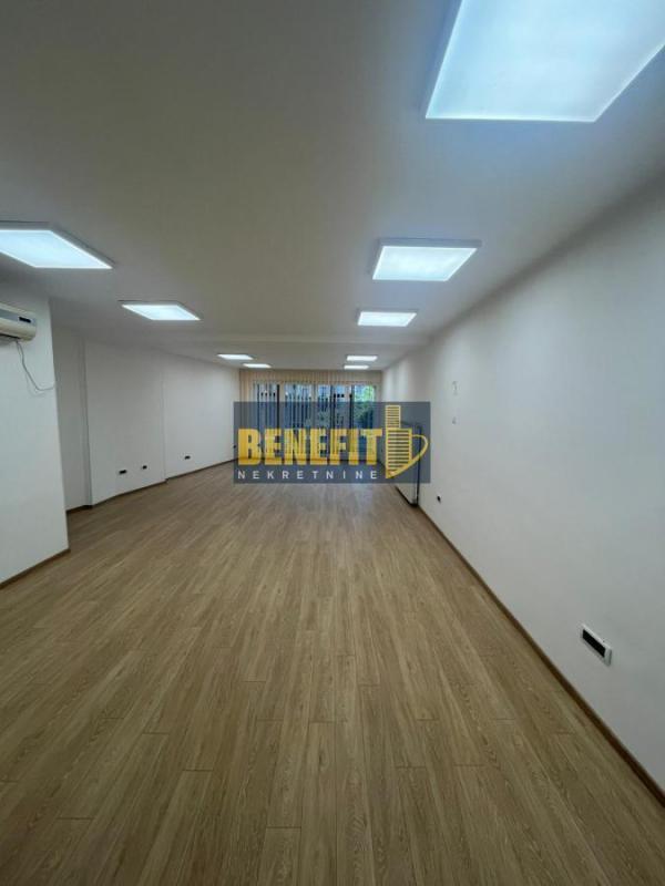 Trosoban stan za izdavanje, 72m2, 1.400€
