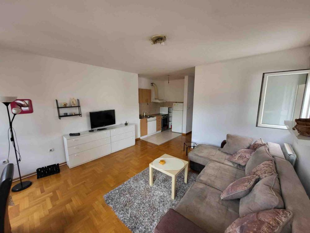 Tetovska, Trosoban stan za izdavanje, 50m2, 550€