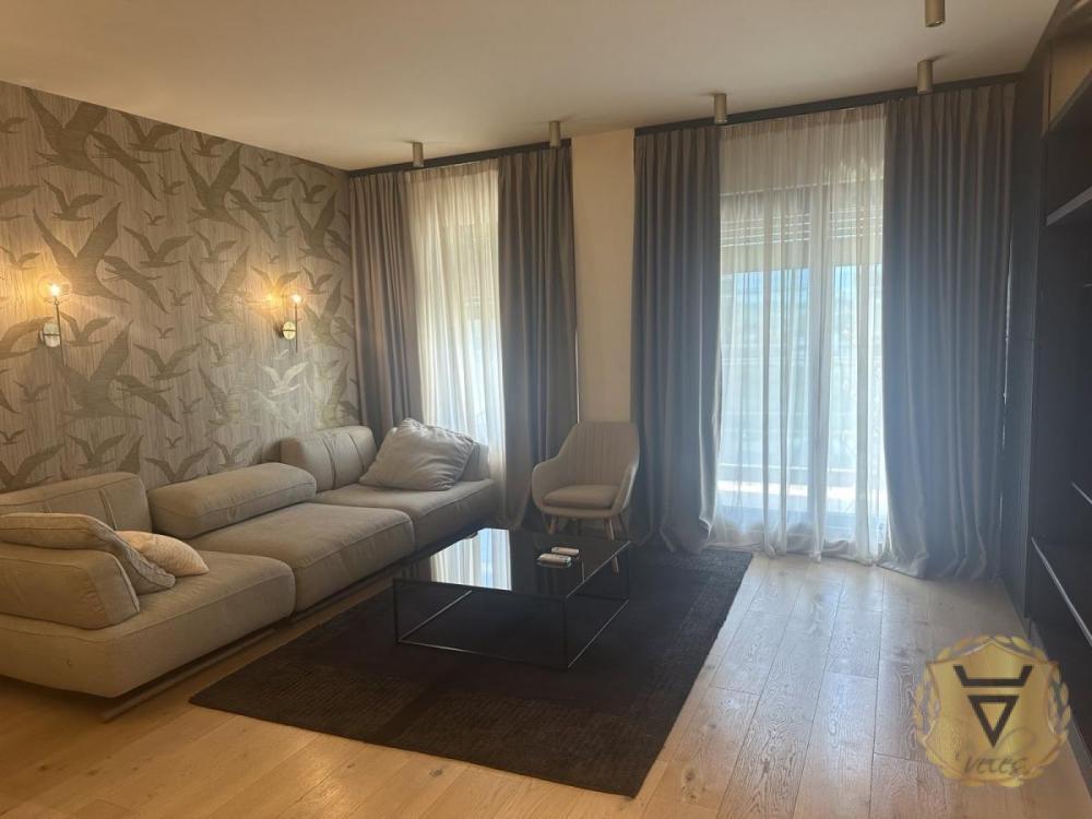 Četvorosoban stan za izdavanje, 100m2, 2.000€