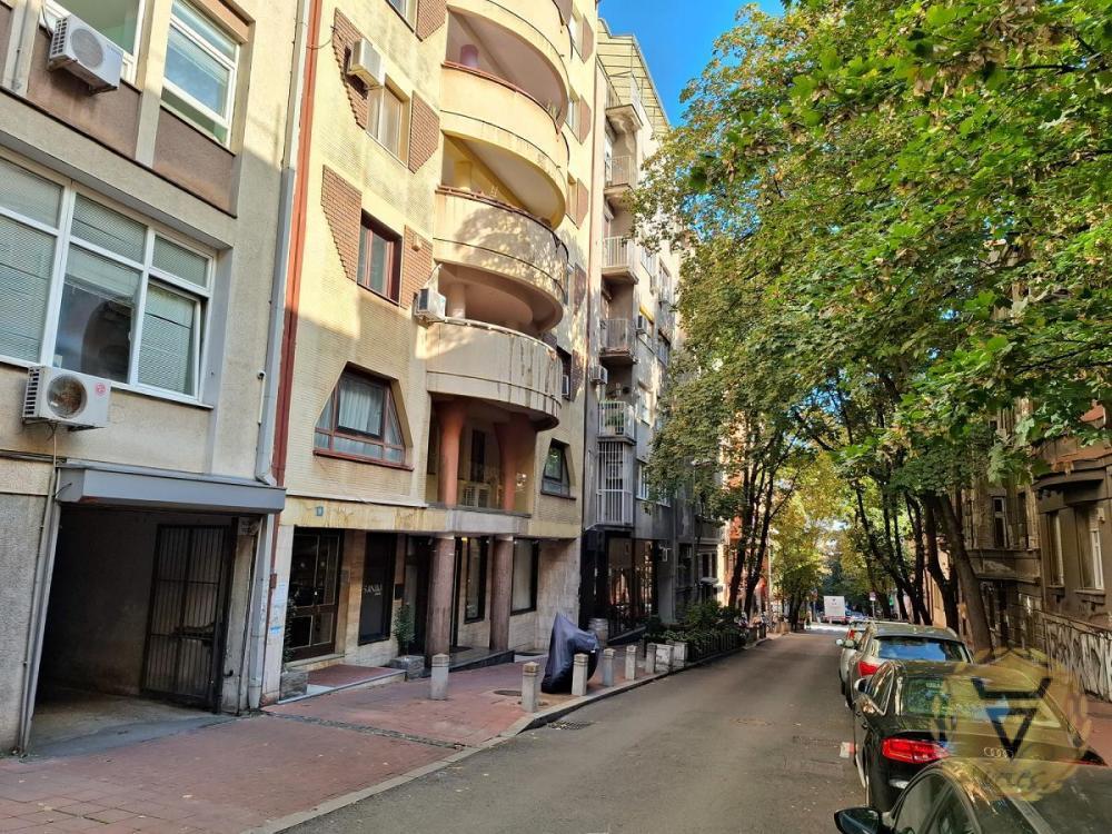 Četvorosoban stan za izdavanje, 80m2, 1.200€