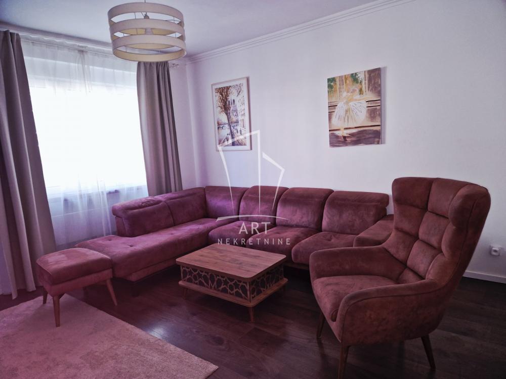 Majke Jevrosime, Trosoban stan za izdavanje, 66m2, 990€
