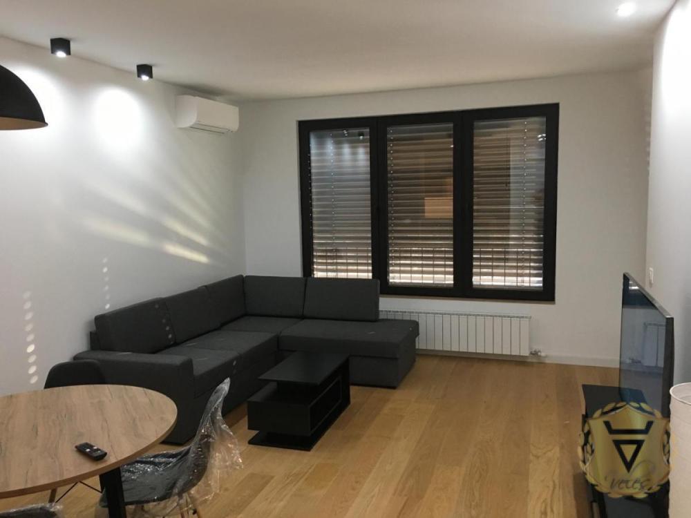 Dvosoban stan za izdavanje, 57m2, 1.200€