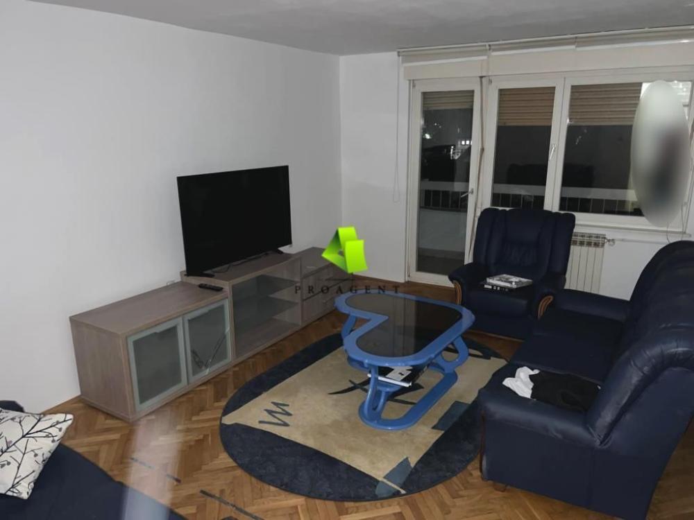 Trosoban stan na prodaju, 75m2, 150.000€