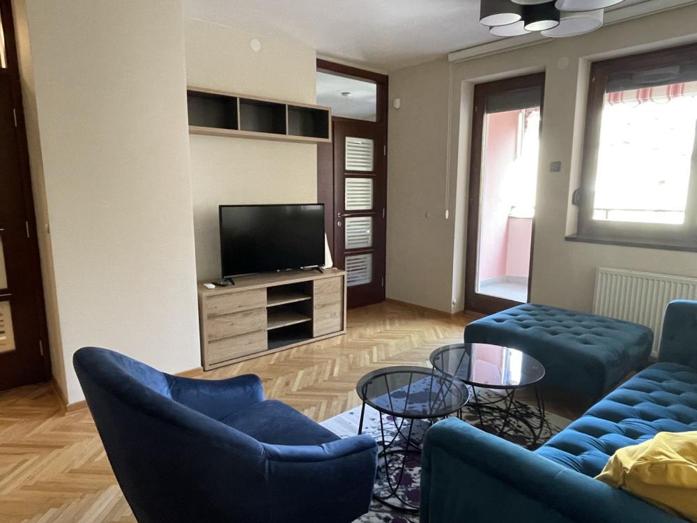 Kod Tehničkih fakulteta, Trosoban stan za izdavanje, 85m2, 500€