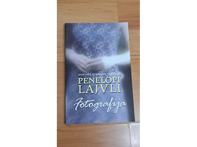 Penelopi Lajvli - Fotografija