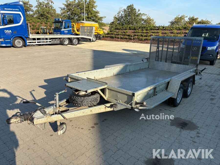 Prodaje se Variant 3500 kg prikolicu za građevinske strojeve na aukciji