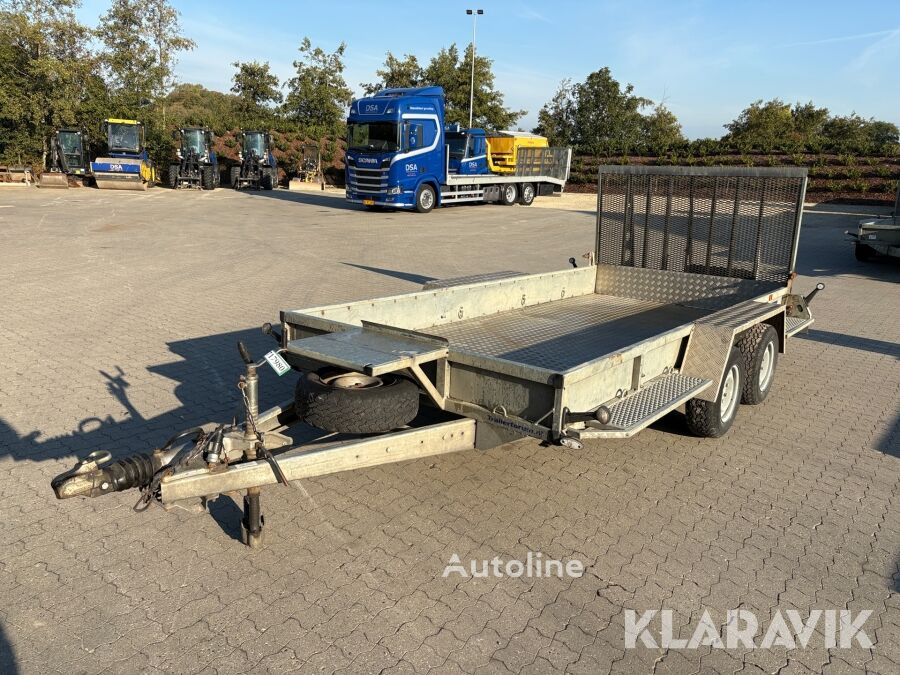 Prodaje se Variant 3500 kg prikolicu za građevinske strojeve na aukciji