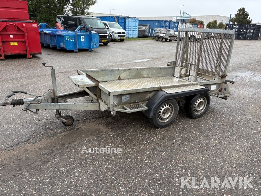 Prodaje se Variant 2700 KG prikolicu za građevinske strojeve na aukciji