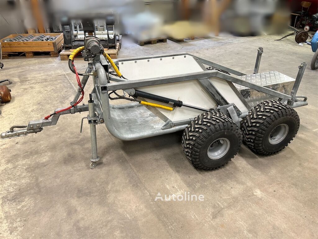 Prodaje se Mit hydraulisch heb- und senkbarem Bogie prikolicu za motocikle na aukciji
