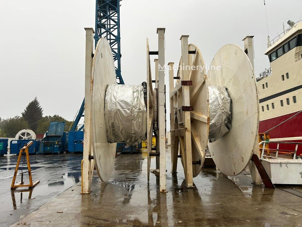 Prodaje se Evomec Vinsj/kabeltrommel med svingkrans vitlo za kablove na aukciji