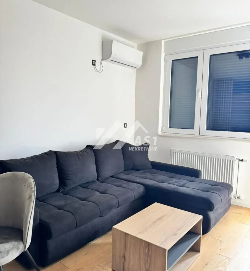 Izdavanje, dvosoban stan, 42m², Sajam, Novi Sad Sve Podlokacije