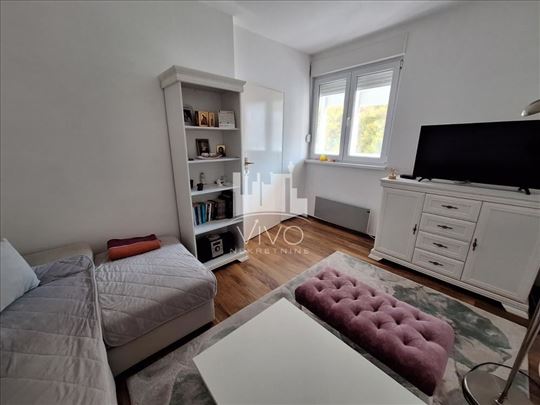Renoviran,kompletno opremljen 1.5 stan,49m2,1/4 ID