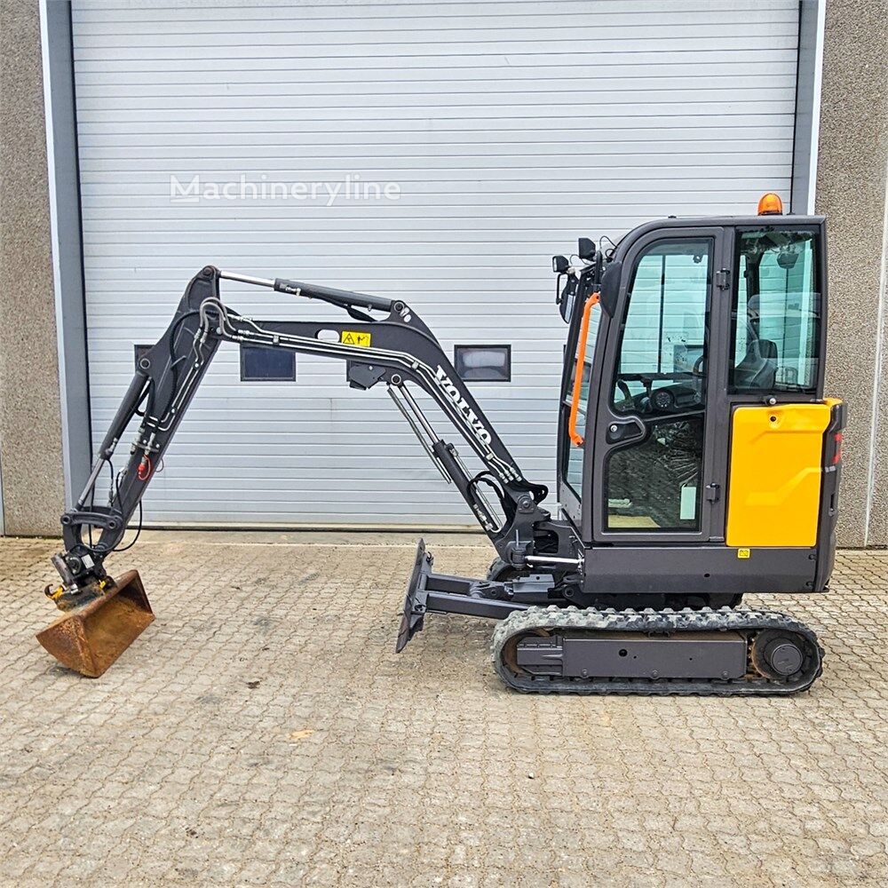 Prodaje se Volvo EC20 E mini bager na aukciji