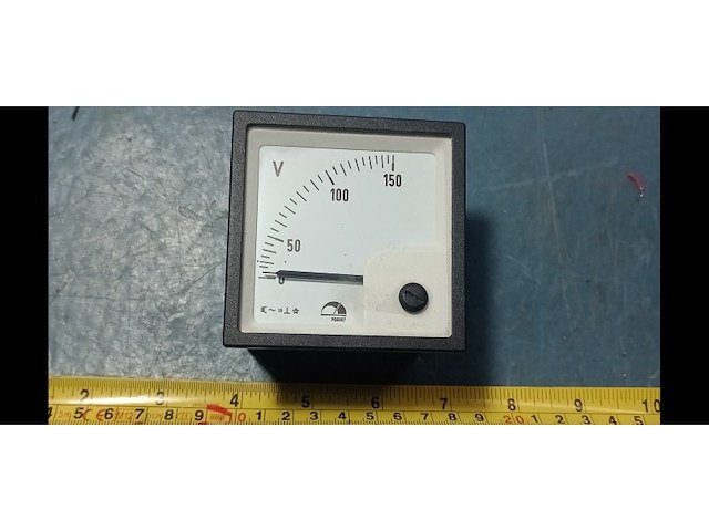 Voltmetar 0-150V