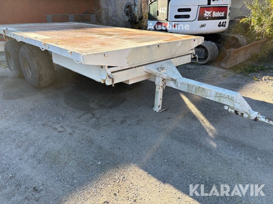 Prodaje se Traktorkärra prikolicu platformu na aukciji