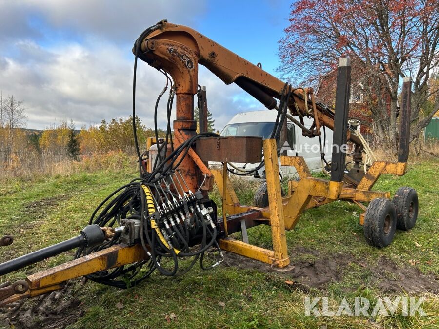 Prodaje se Timmervagn med kran šumarsku prikolicu na aukciji