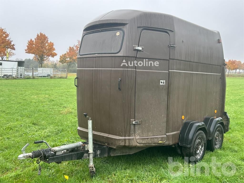 Prodaje se Westfalia 120 882 prikolicu za prevoz konja na aukciji