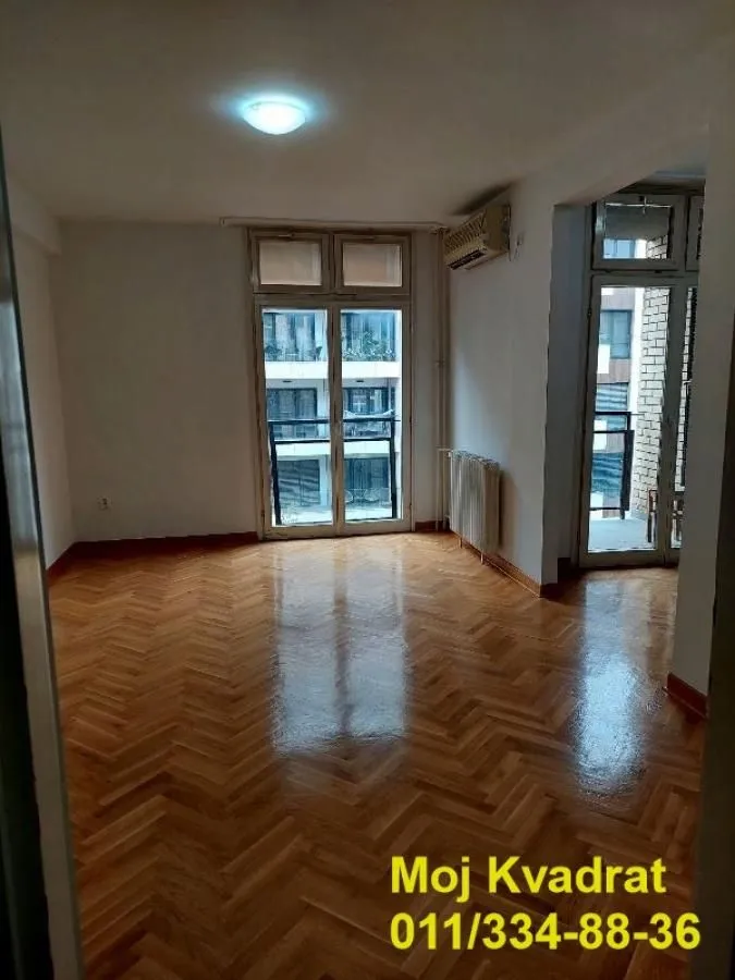 Izdavanje, poslovni prostor, 51m², Savski Venac, Beograd