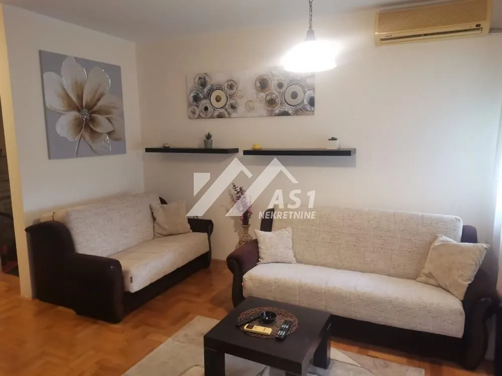 Izdavanje, jednosoban stan, 40m², Centar, Novi Sad