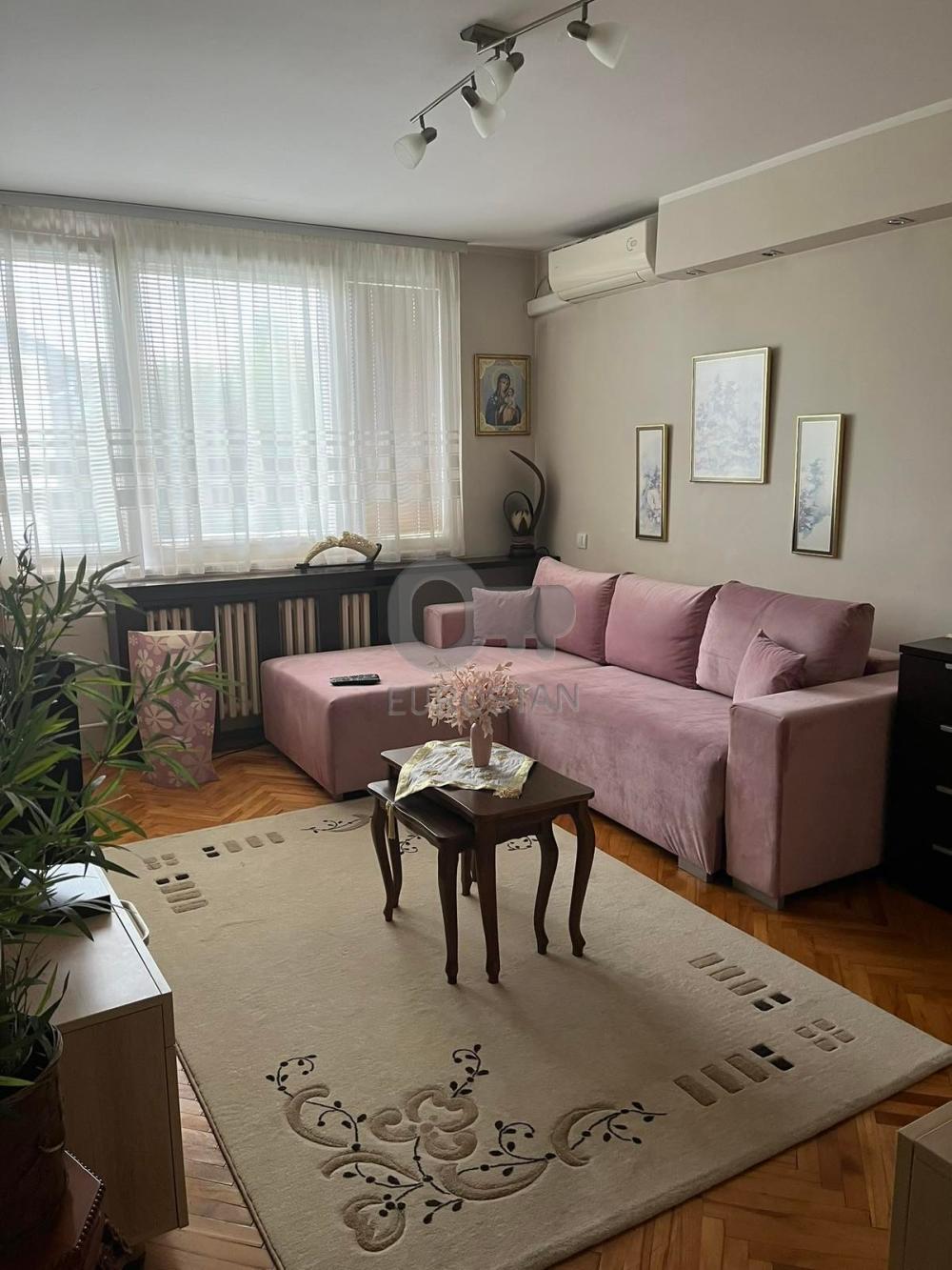 Nade Naumović, Jednosoban stan za izdavanje, 45m2, 450€