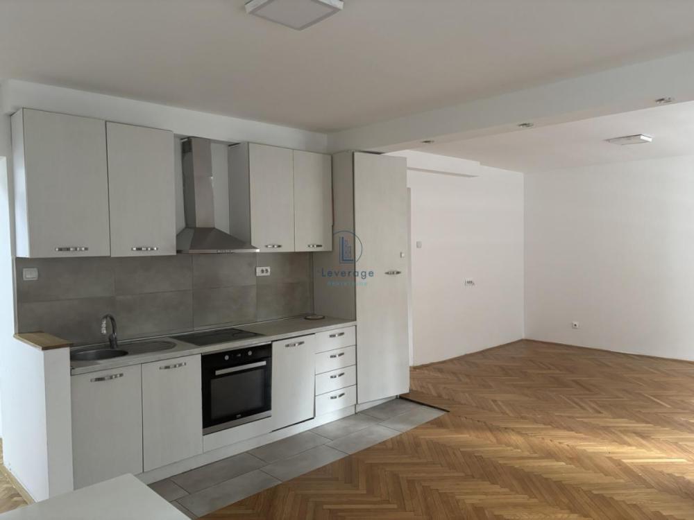 Mileševska, Dvoiposoban stan za izdavanje, 81m2, 1.000€