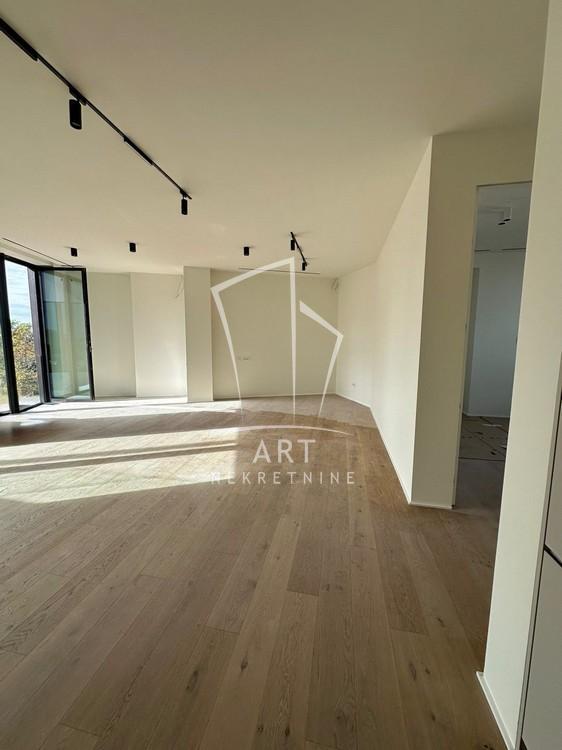 Cara Uroša, Dvosoban stan za izdavanje, 99m2, 3.500€