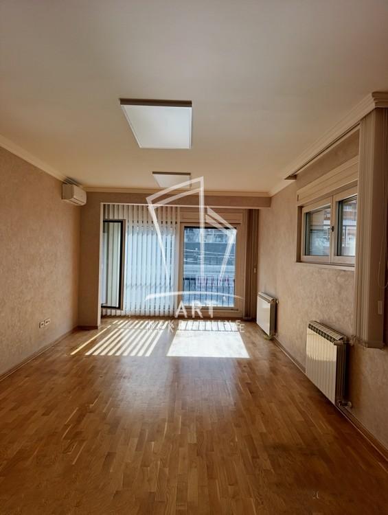 Južni Bulevar, Trosoban stan za izdavanje, 82m2, 1.100€